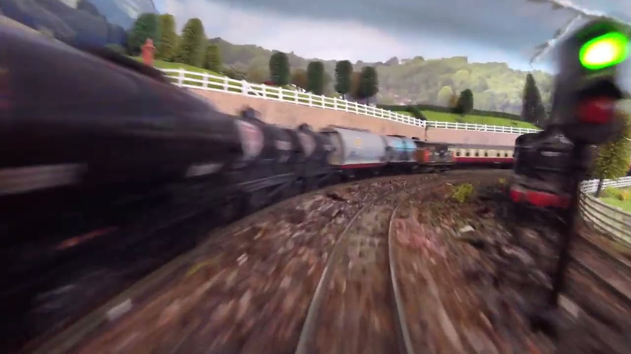 Oo Gauge Model Railway Train Set Youtube
