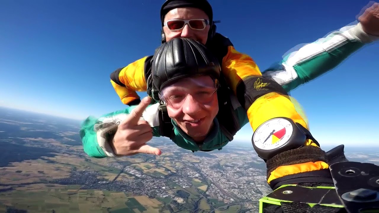 My Day at Pullout-Skydive in Gießen - YouTube