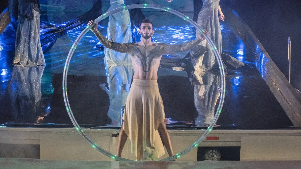 Led cyr wheel - YouTube