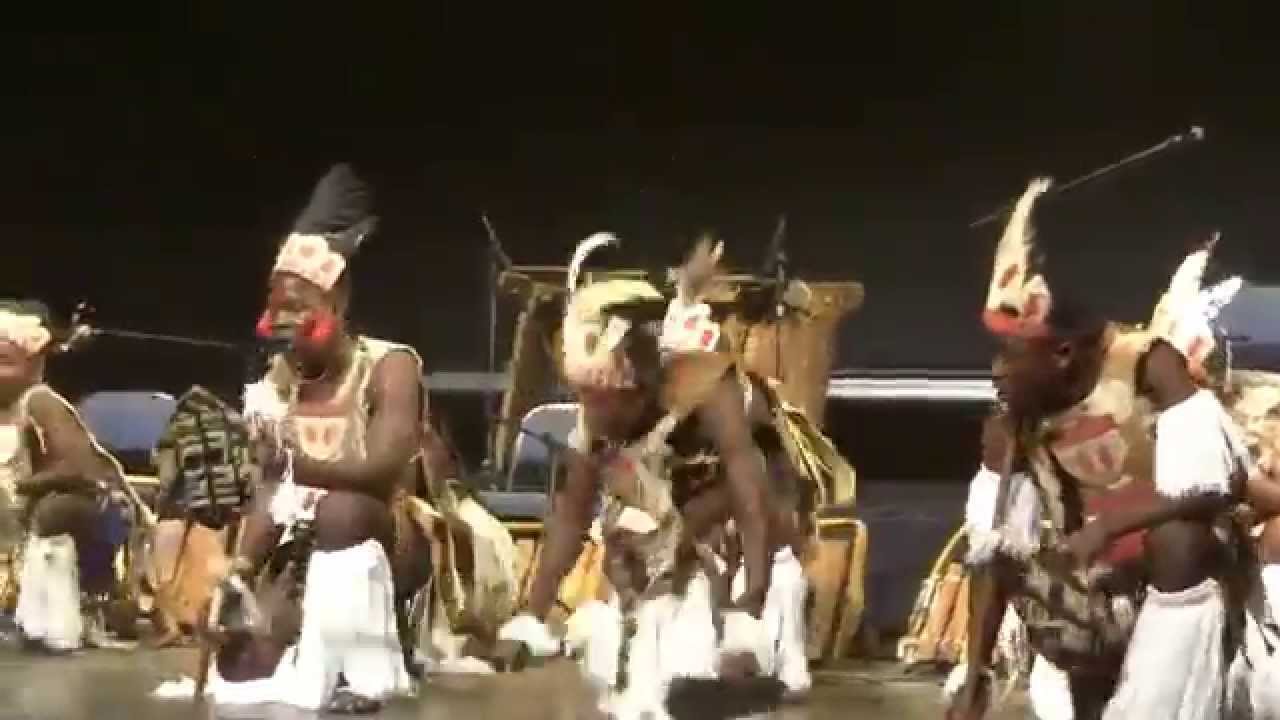 Zulu dance in Maputo Mozambique - YouTube