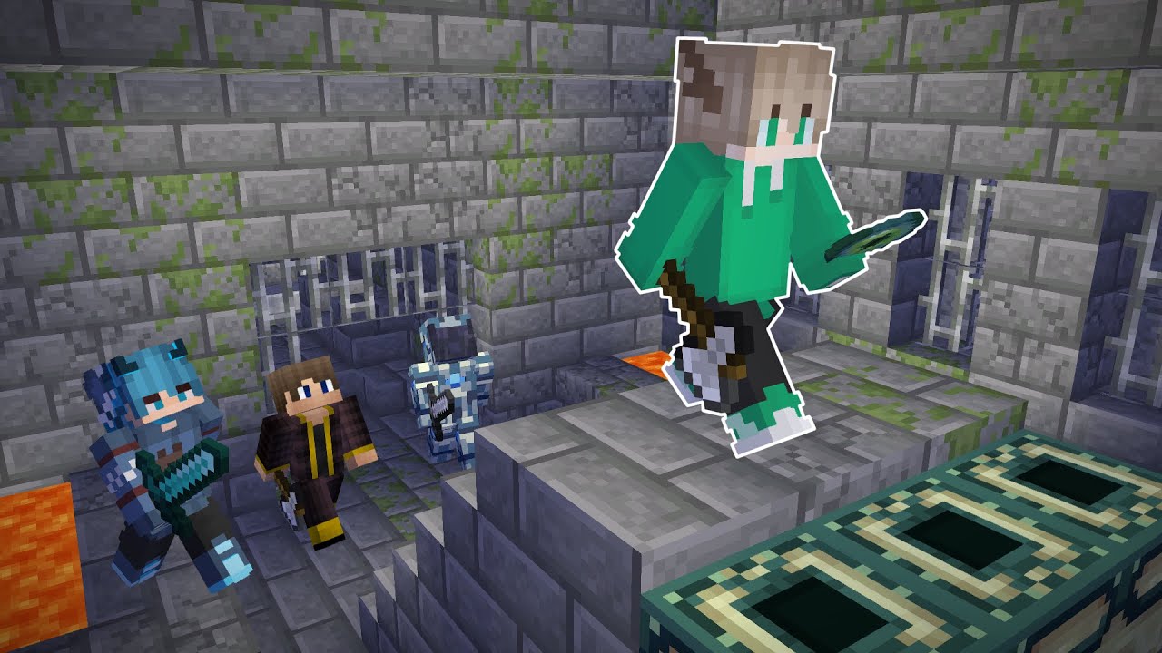 Minecraft Speedrunner vs 3 Hunters - YouTube