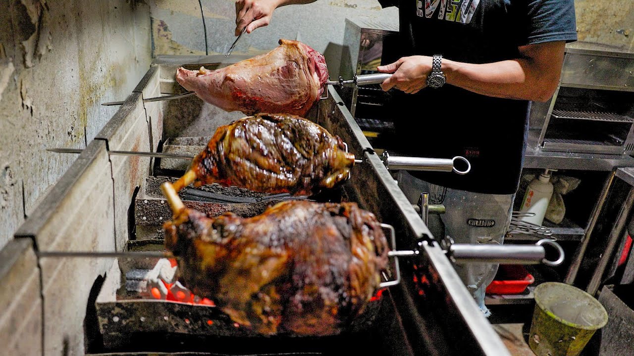 Giant roast meat making, 2.6KG Charcoal Grilled Lamb Thighs/蒙古碳烤羊腿肉製作 ...