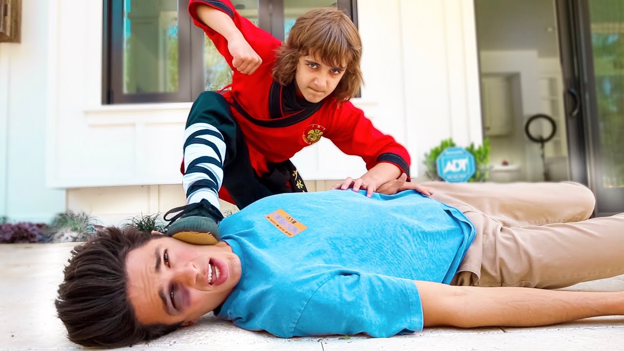 LITTLE KID BEAT ME UP!! - YouTube