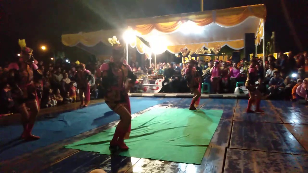 Ndolalak tari tradisional - YouTube