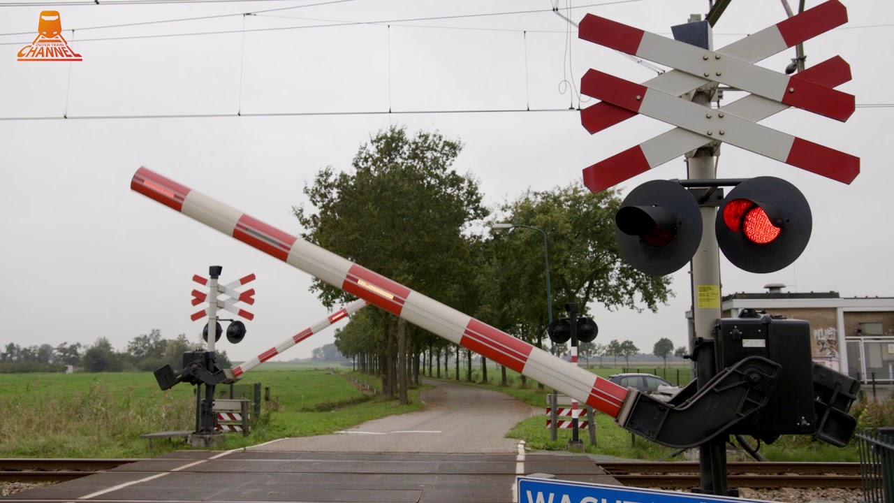 DUTCH RAILROAD CROSSING - Schalkwijk - Achterdijk - YouTube
