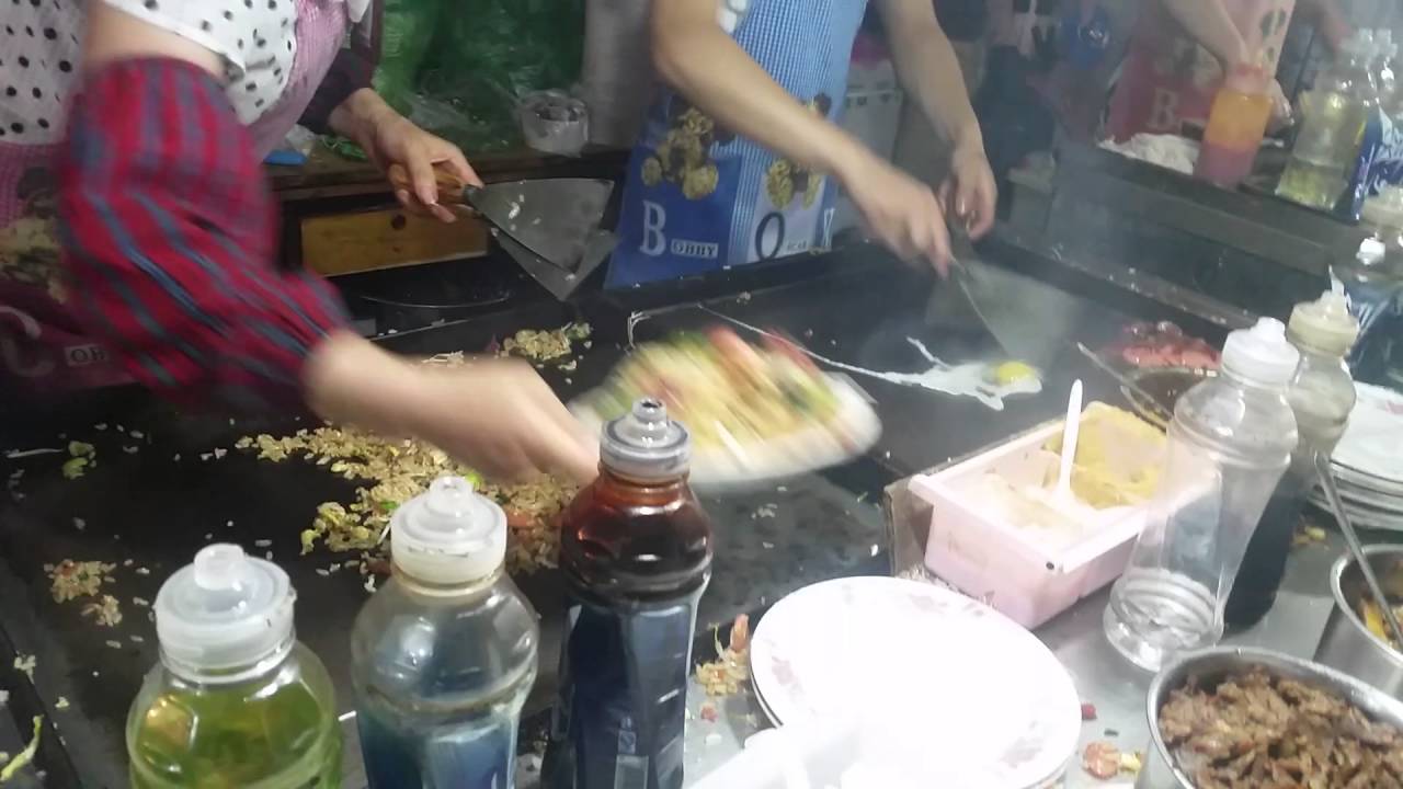 China yiwu street food - YouTube