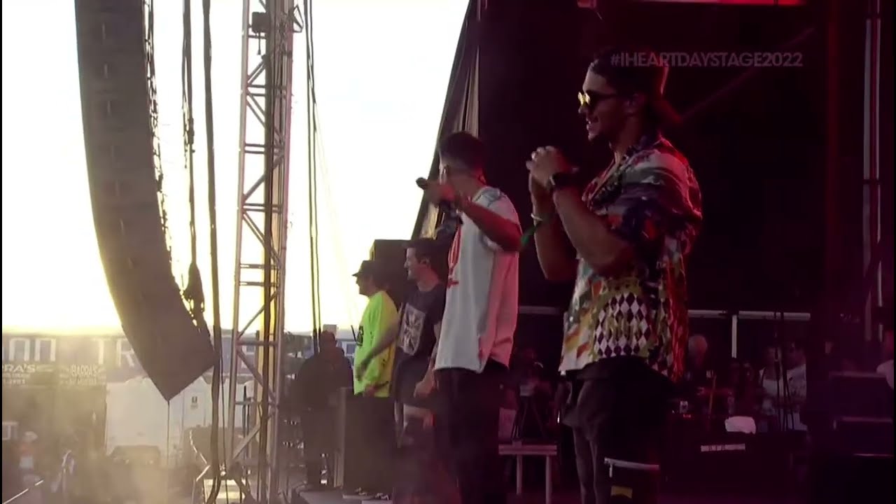 Music Sounds Better With U - Big Time Rush (Live at IHeartRadio Music ...