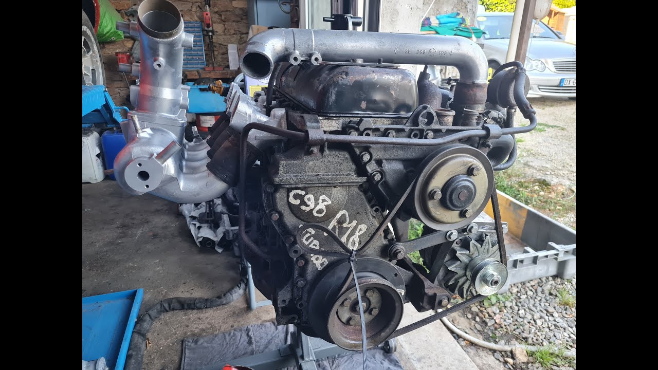 Un coup d'œil sur ce moteur Cléon Alu 1565 cm3 provenant d'une R18 ...