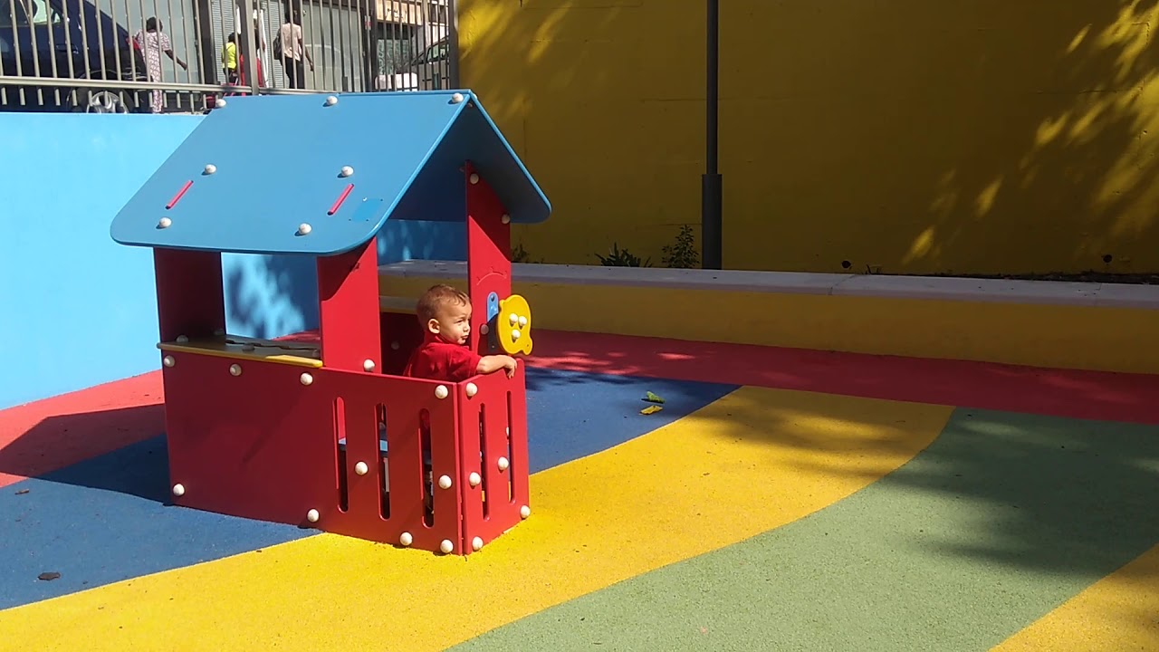 Heitor é Theo no parquinho em Queluz... - YouTube