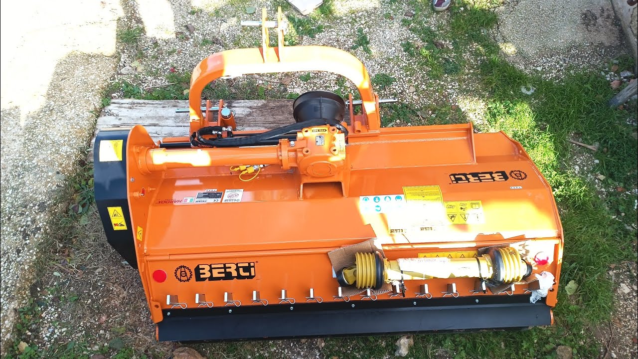 NUOVA TRINCIA BERTI TFB/Y 180 IN AZIONE SU LEGNA D'ULIVO - YouTube