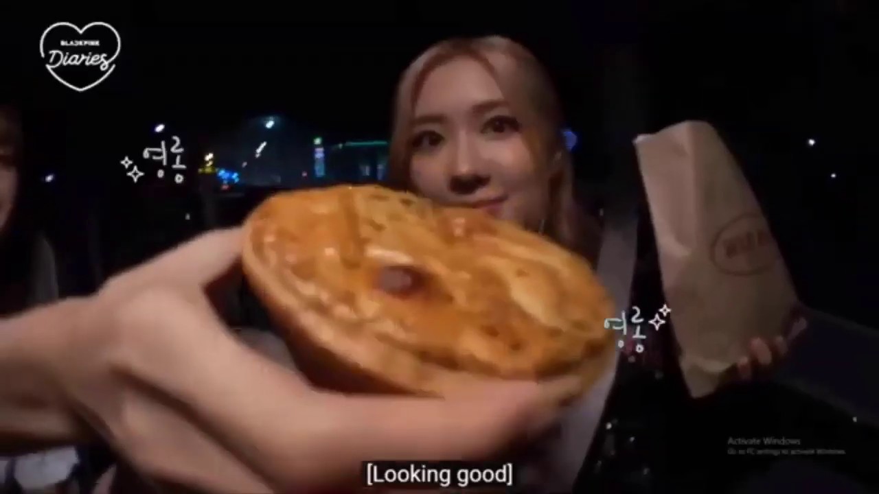 BLACKPINK Lisa & Rose eating moments compilation - YouTube