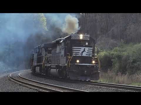 NS 91Q Combo Herzog/MOW train with NS P5 SD40-2 3307 leading in Hiram, GA 3/27/22 - YouTube