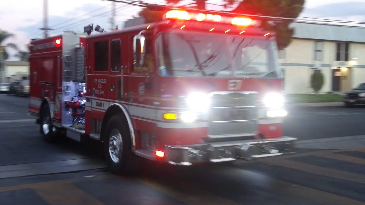 LAFD Engine 7 Responding - YouTube