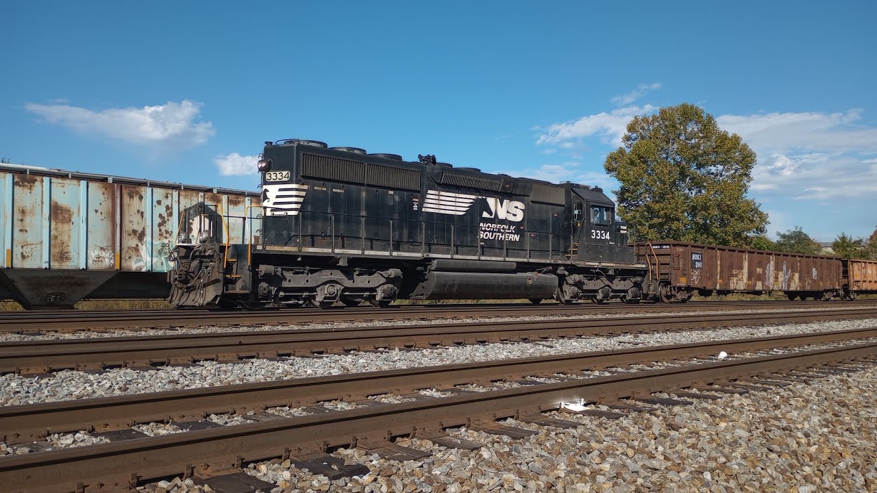 NS 3334 leads NS T43 LHF southbound - YouTube