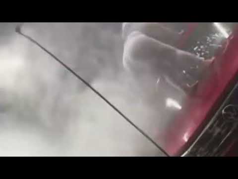 Baddie twerking on car 