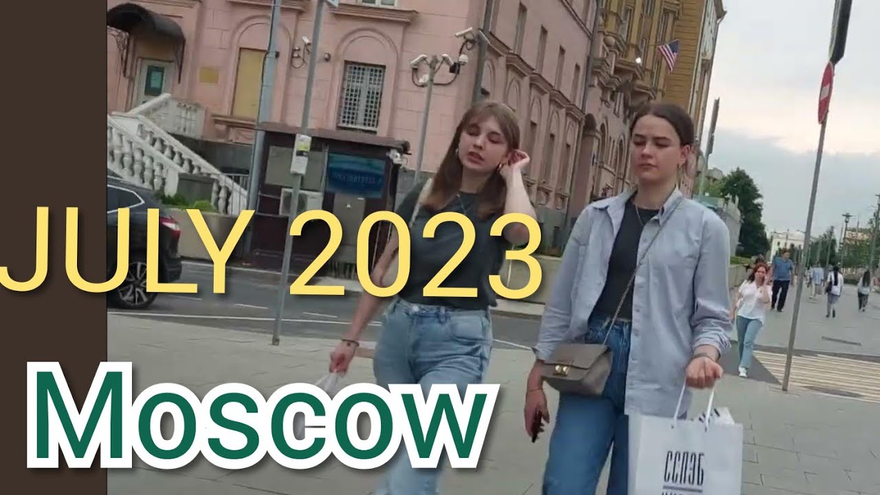 HAPPY RUSSIAN PEOPLE 🇷🇺 walking tour of moscow on a summer saturday at ...