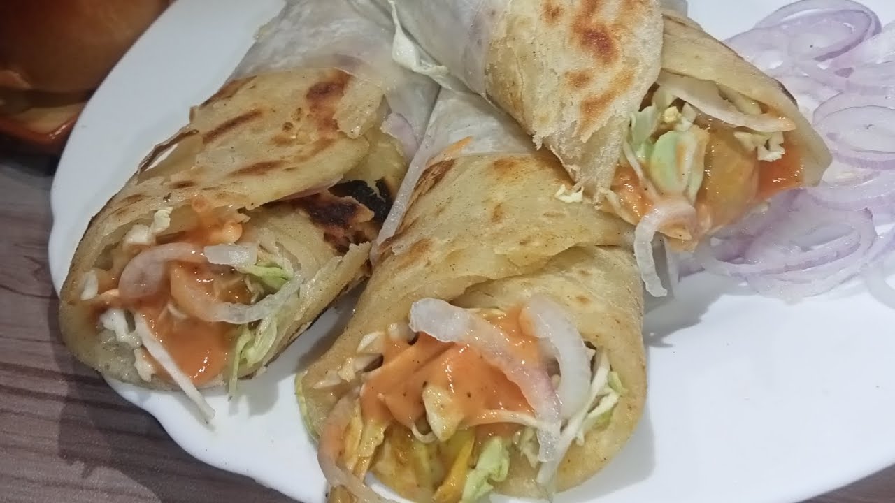 chicken Boti paratha roll🤤 || chicken roll recipe by Najm us Sahar Ka ...