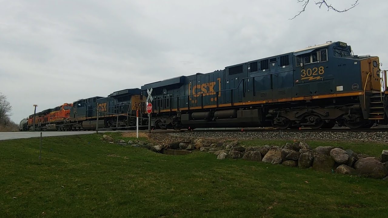April 5th, 2023 Train: CSX L303 with 2 CSX + 2 BNSF - YouTube