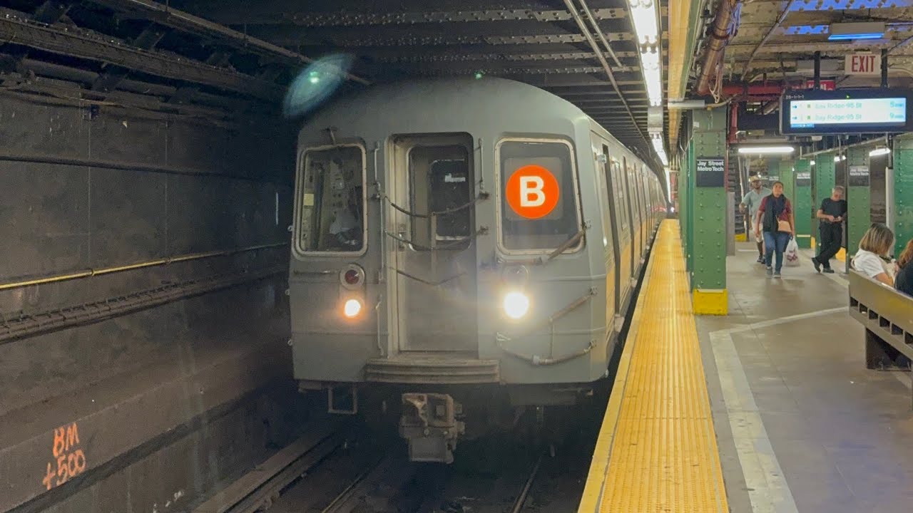 [RARE] MTA NYCT: Rerouted Times Sq Bound R68 (B) Train via Montague ...