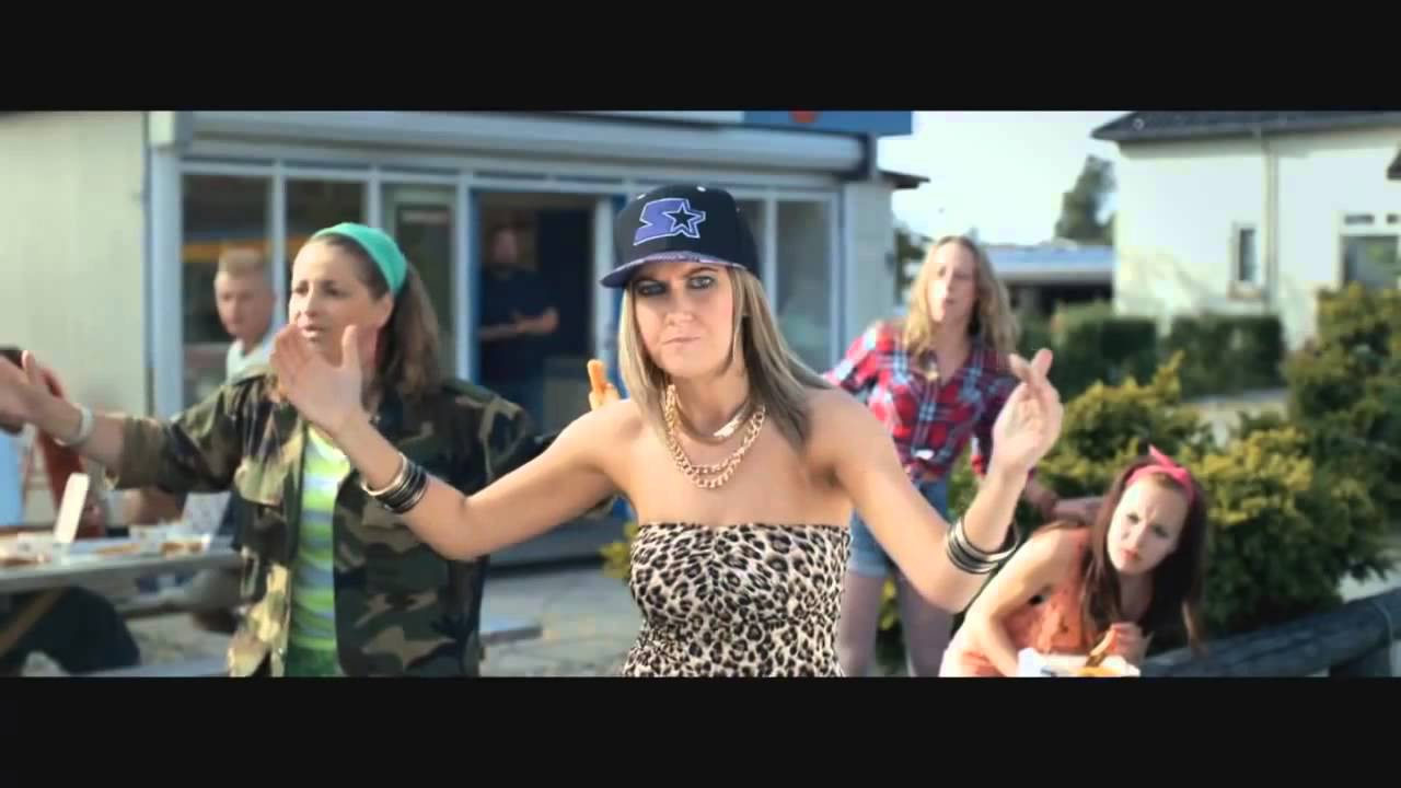 Midttrafik Commercial - "The Bus" (With English Subtitles - HD) - YouTube
