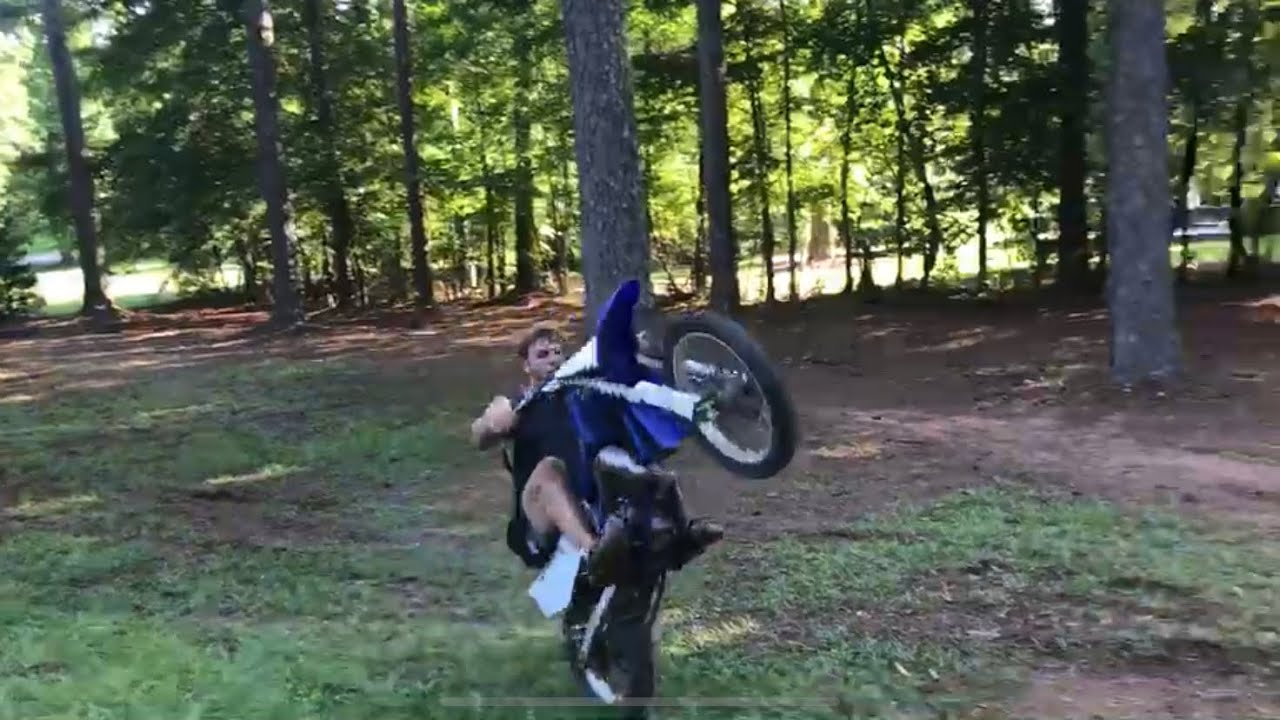 Yamaha yz 85 wheelies - YouTube