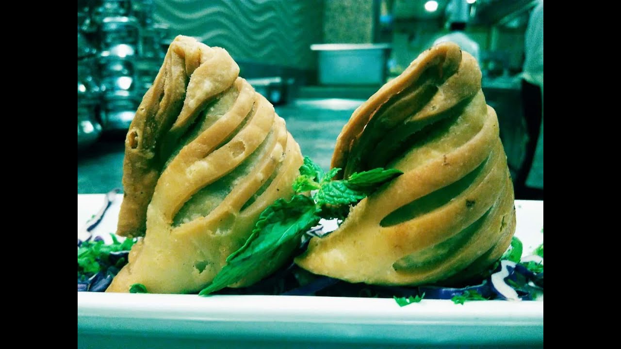 HOW TO MAKE DESIGNER SAMOSA,NEW STYLE SAMOSA FRIST TIME - YouTube