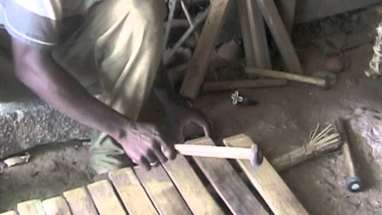 How to tune a Ghanaian Gyil Xylophone - Africa Heartwood Project - YouTube