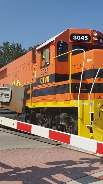 Otter Tail Valley Railroad leading east - YouTube