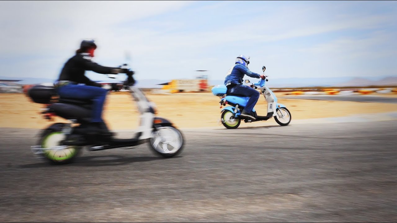 Moped Racers Try Electric Scooter for the First Time - YouTube
