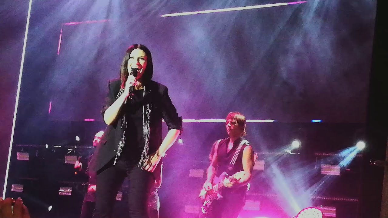 Laura Pausini - Quiero decirte que te amo - Guayaquil 2018 - YouTube