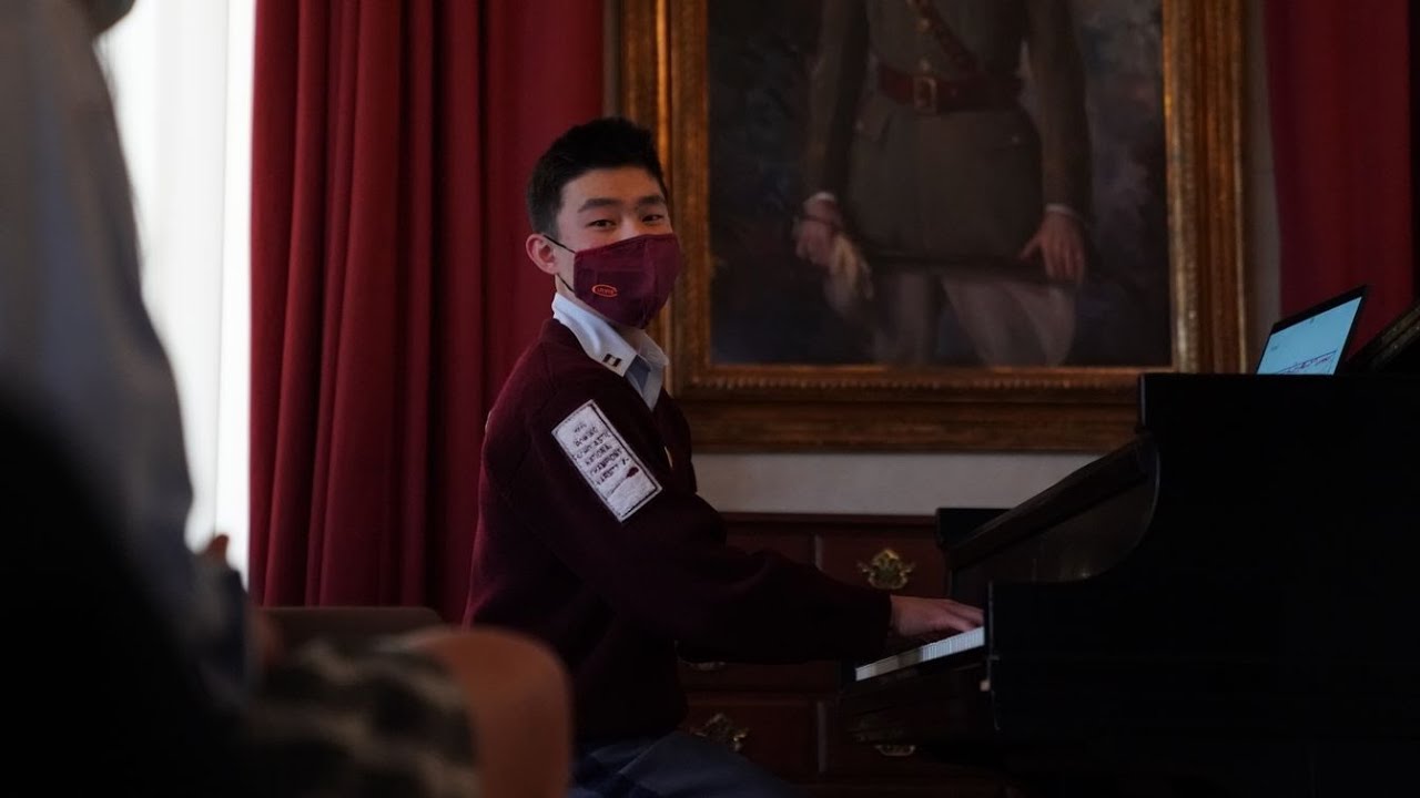 Noah Tan: Depicting Human Struggle Through Music - YouTube