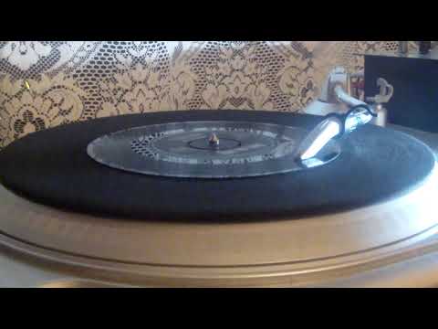 Gilbert O'Sullivan - Christmas Song (MAM). - YouTube