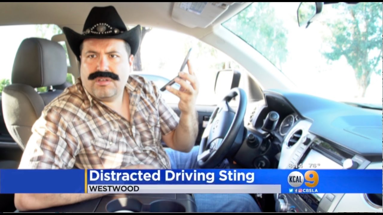 Mexican Man Gets Ticket For Texting And Driving - YouTube
