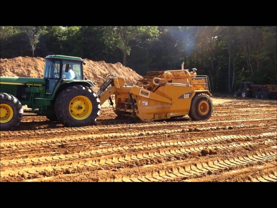 John Deere Scraper Caterpillar - YouTube
