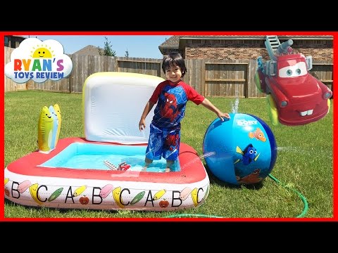 DISNEY FINDING DORY INFLATABLE SPRINKLER Beach Ball