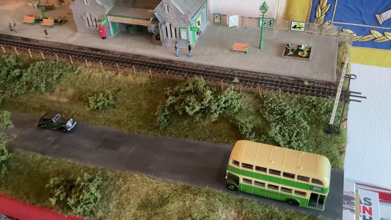 OO Gauge SR Station Diorama “Trumpington” - YouTube