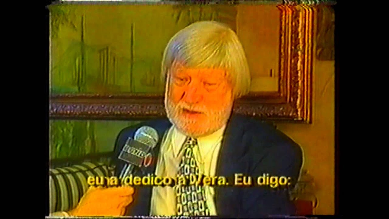 Amaury Jr. interview with Ray Conniff (1996) - YouTube