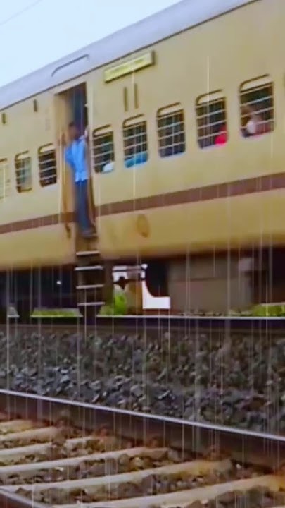 train high speed 🔥🔥🔥 #shorts #shortsvideo #train #trainvideos #railwaytrain #railgate # ...