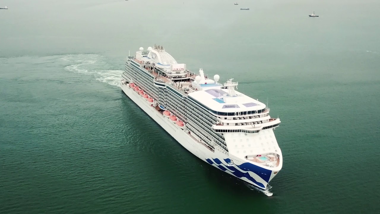 Majestic Princess Cruise Ship - Darwin Harbour Departure - 2nd March ...