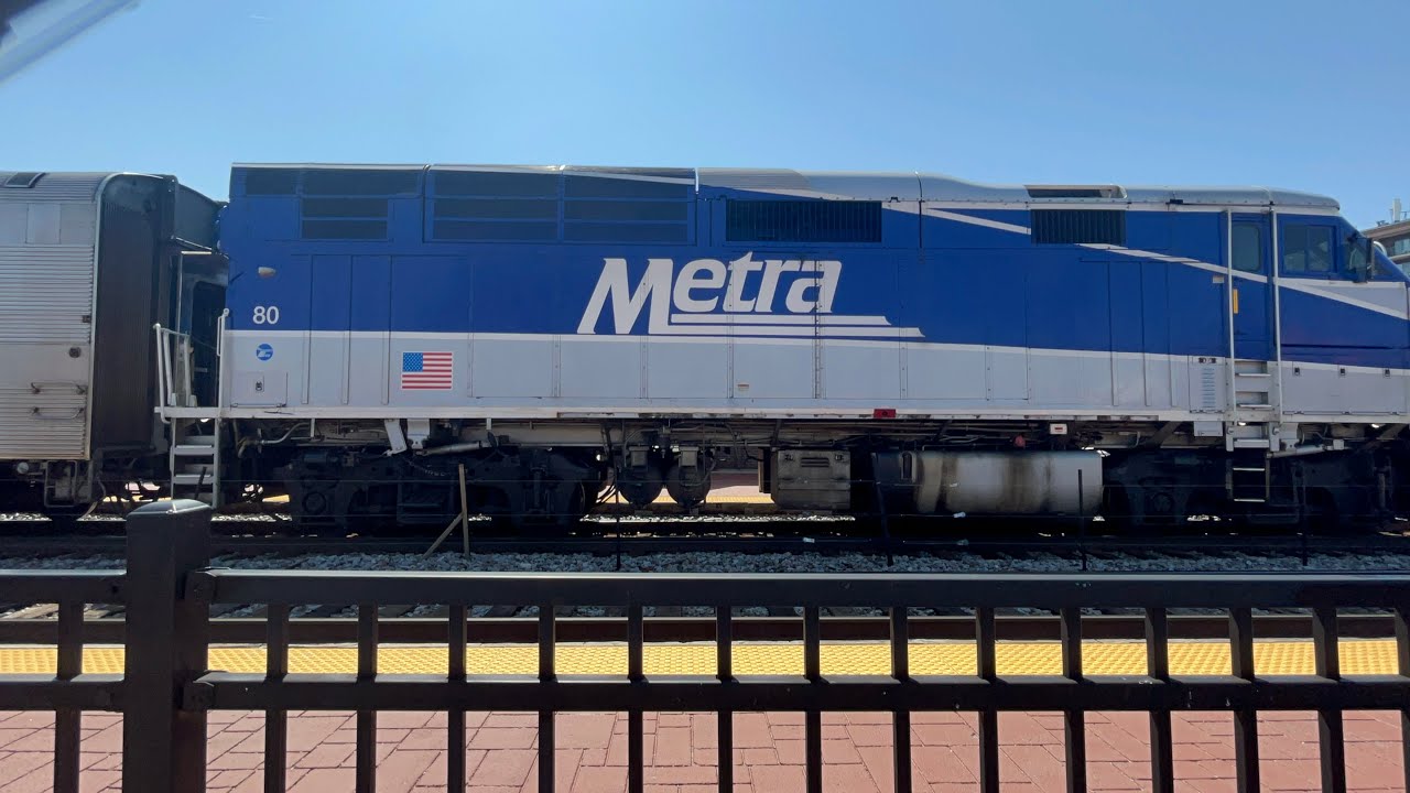 Bensenville IL computer train Metra F59 train railroad crossing - YouTube