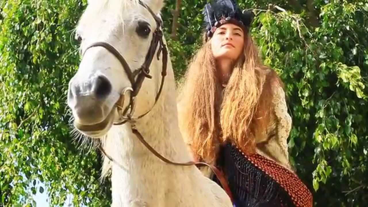 CLEOBELLA FALL 2011 LOOKBOOK - YouTube