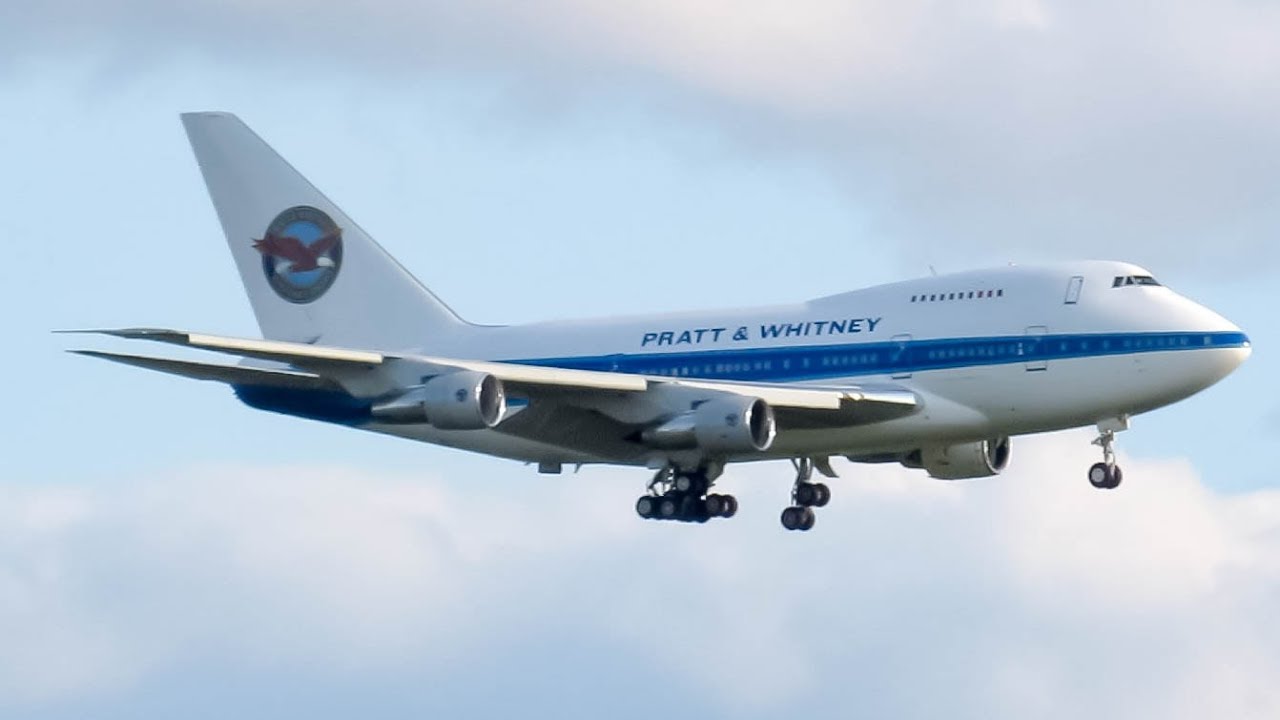 Pratt & Whitney Canada Boeing 747SP (B74S) landing in Montreal-Mirabel ...