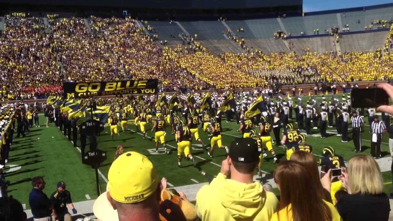 Michigan football - Touch the Banner - YouTube