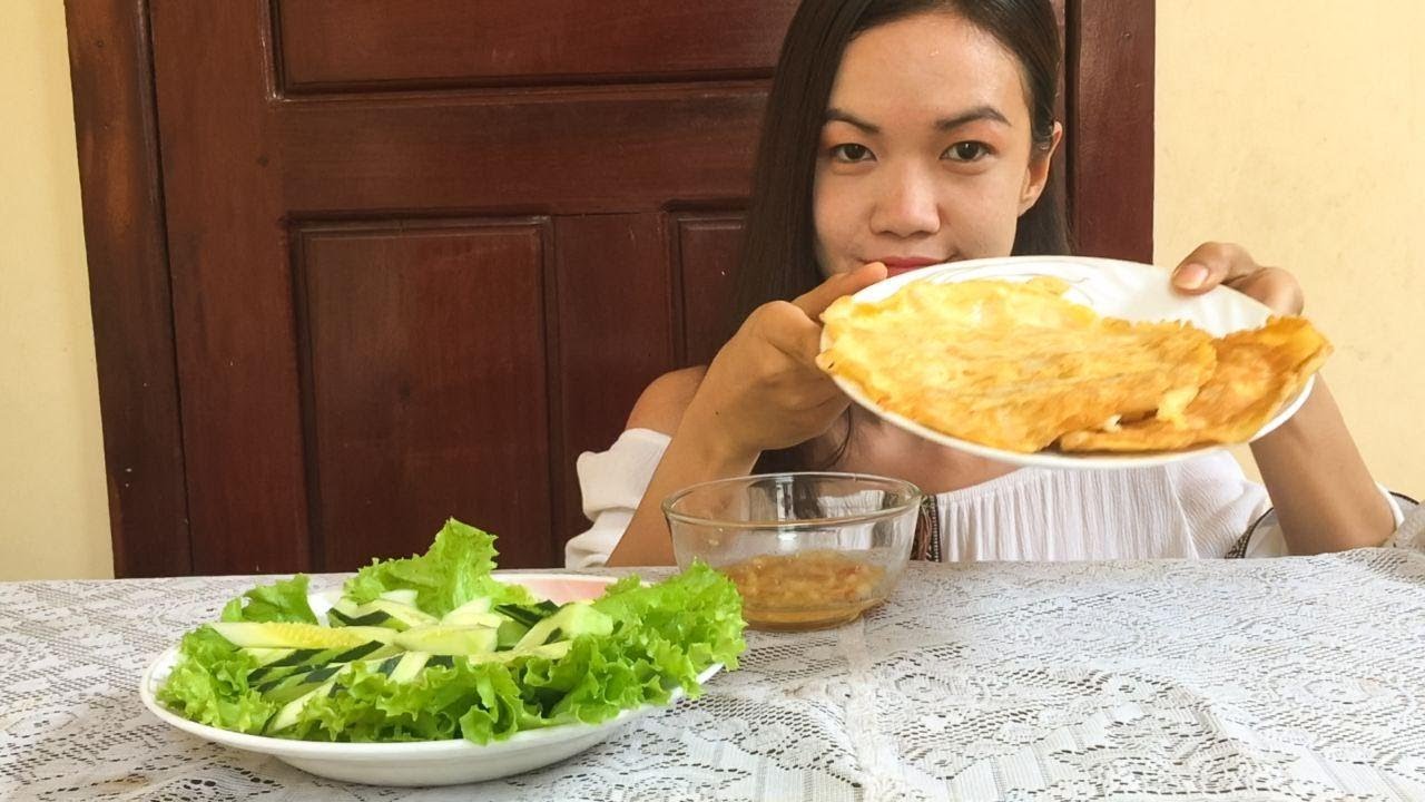 Eating Fried egg cook with Fish Bromar | EATING SHOW - YouTube