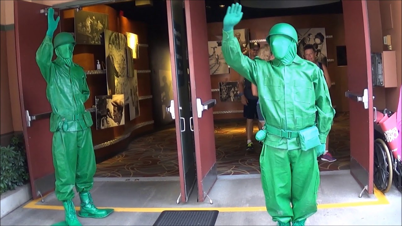 Toy Story Toy Soldiers Patrols Hollywood Studios Disney - YouTube