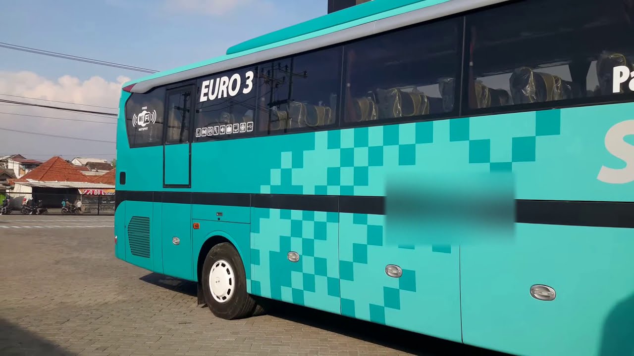 Hino Bus NEW R260 SHD ADIPUTRO - YouTube