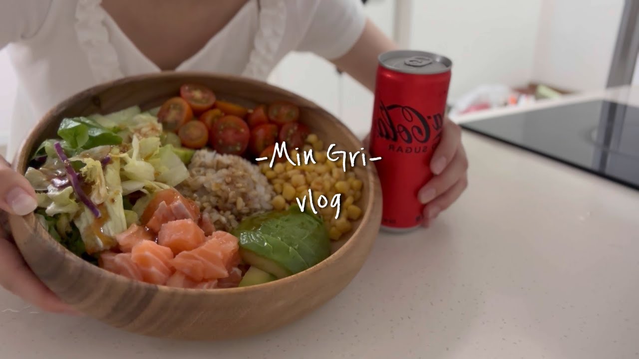 Vlog 자취생 밥상 공개 연어포케 콩나물밥부터 촉촉한 수육까지 싹 가능한 집밥 브이로그🏠 Youtube