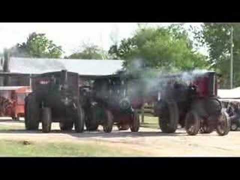 Steam traction engine race - YouTube