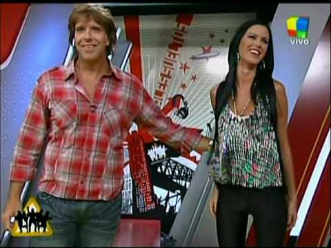 Natalie Weber con calzas en Animales Sueltos 21-04-10