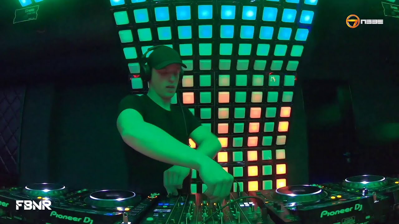 FBNR (DJ-set) | 7.NEBE BRNO - YouTube